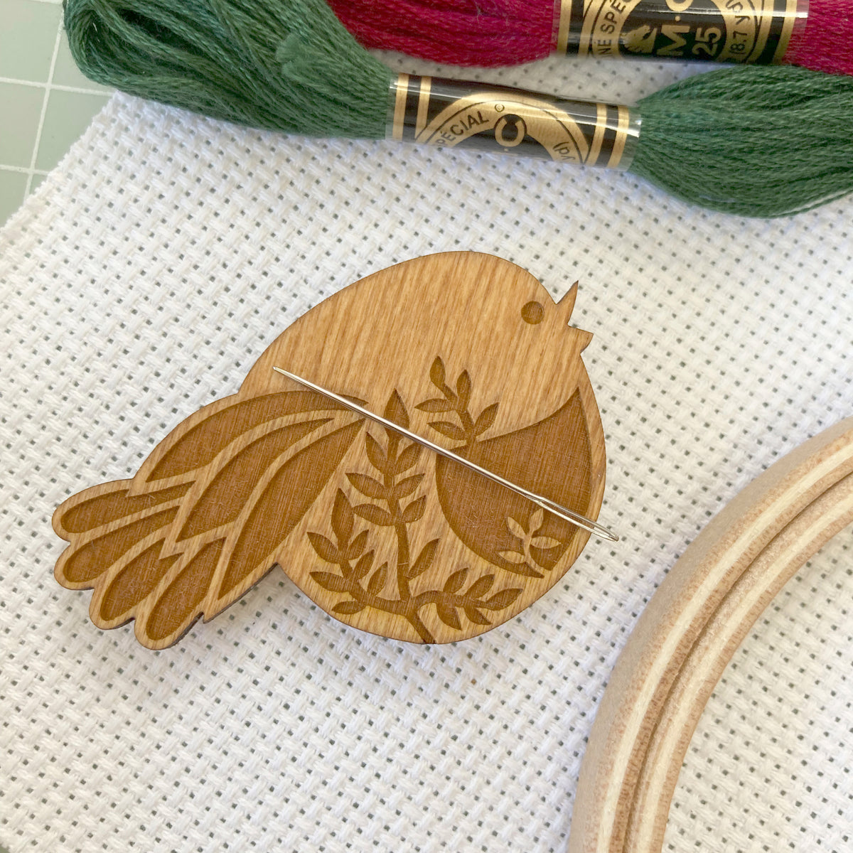Robin - Magnetic Needle Minder – love poppet